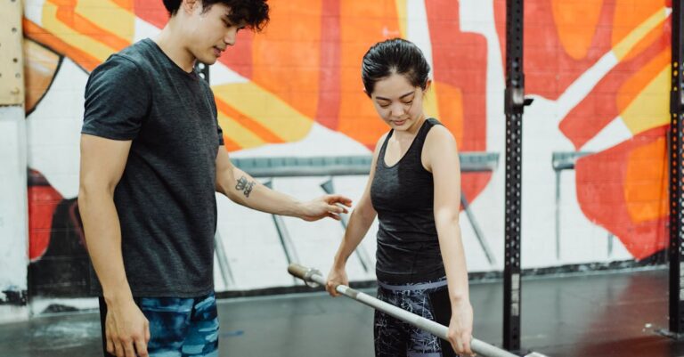 Strengthen your upper back with proper lifting techniques 💪👐
